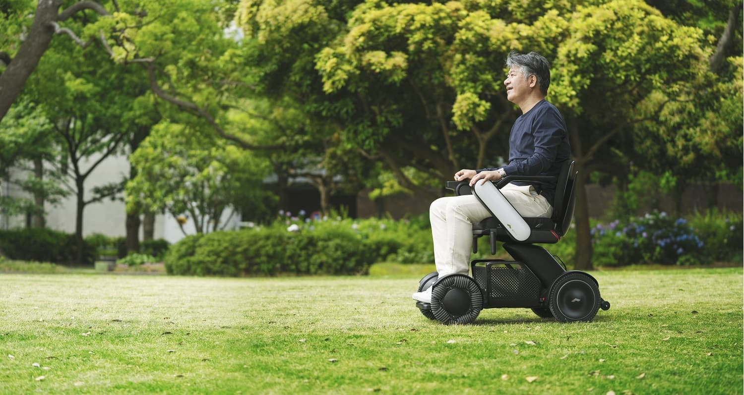 次世代型小型モビリティ「WHILL」を販売 - ETPホールディングス株式会社